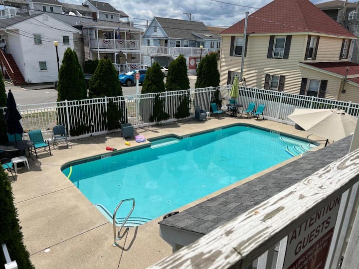 Lovely Bedroom With Pool #2c - Hampton Beach, NH