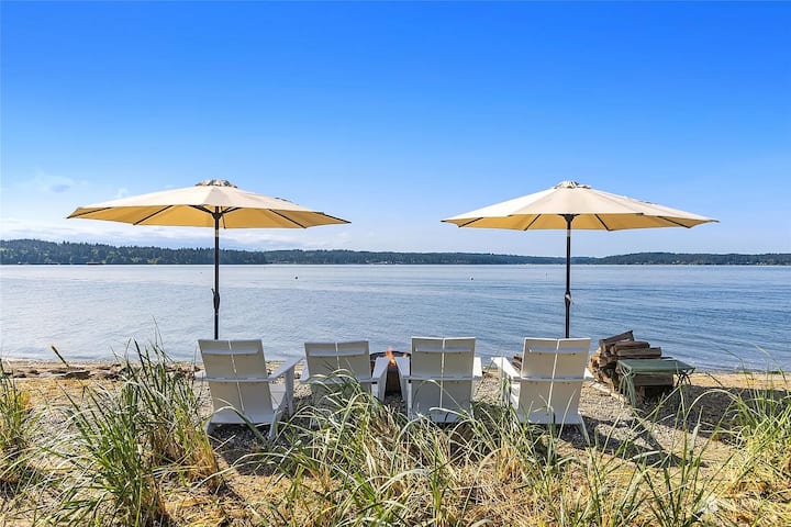 Driftwood Landing - A Luxury Beachfront Cottage - Bainbridge Island, WA
