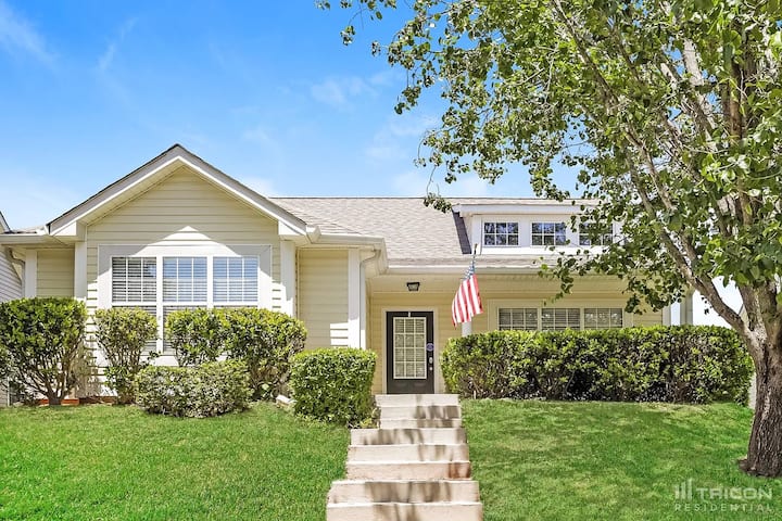 Beautiful Home 12m From Airport - McDonough, GA