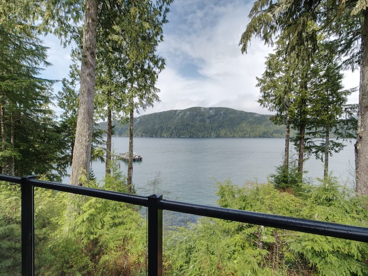 Hera's Cove| Oceanfront Oasis + Pet Friendly - Port Renfrew