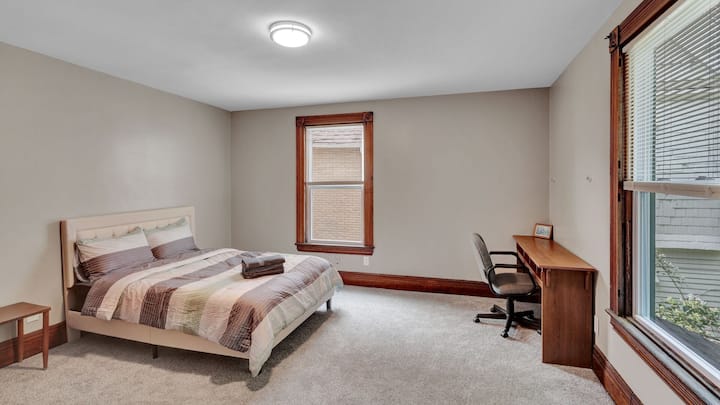 Beautiful Victorian Private Room #4 - ロチェスター, NY