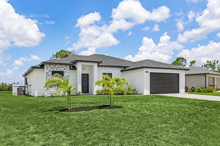 Elegant Escape - Cape Coral, FL