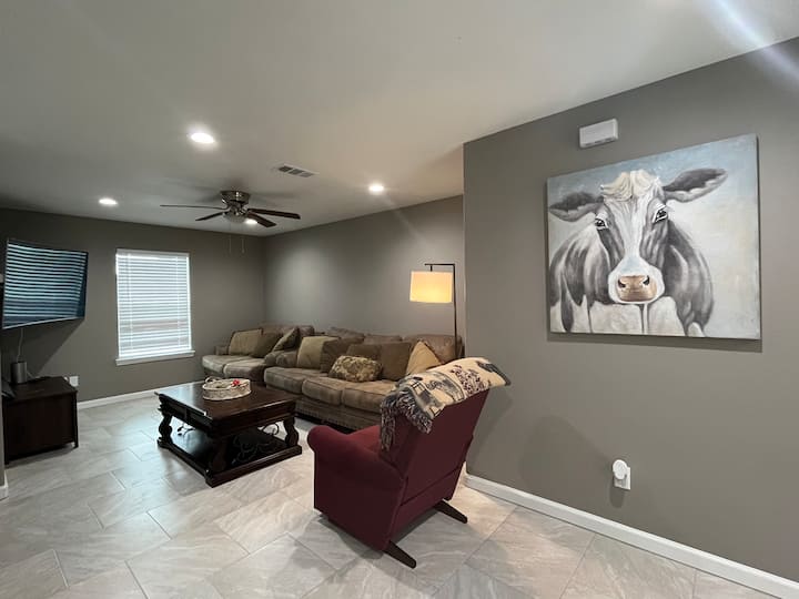 Cozy Home Near Everything! - Beaumont, TX