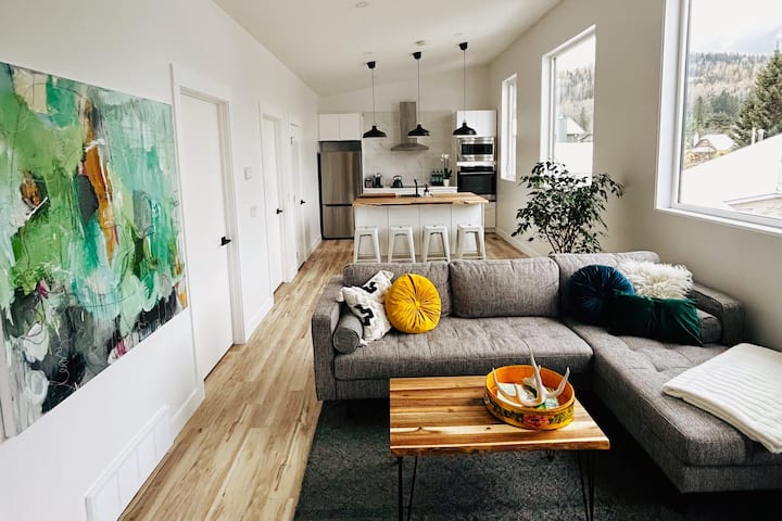 Hive West /Modern Mountain Residence - Fernie