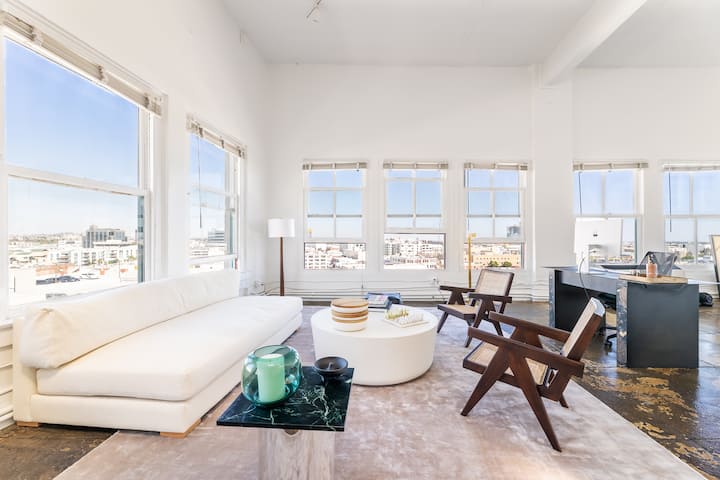 Exceptional Designer Apartment - Los Angeles