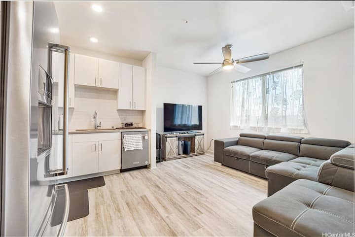 Blissful West Oahu Condo Retreat - Ewa Beach, HI
