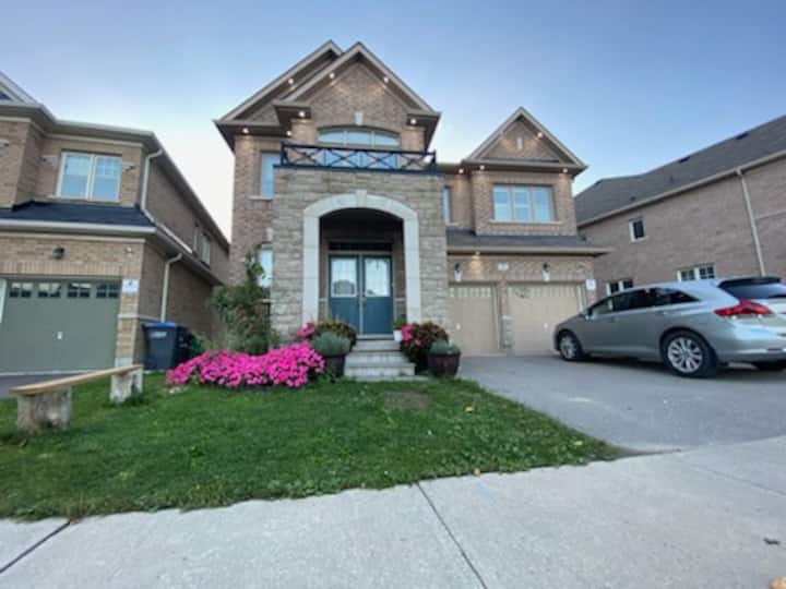 Cozy Family Space-basement Apartment - Brampton