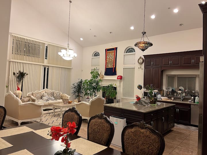 Luxe Master Bedroom In Unioncity - Fremont, CA