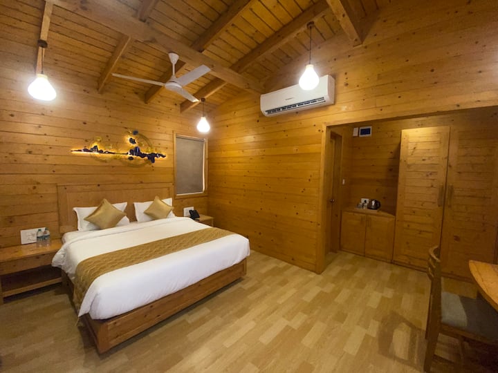 Patio Room With Private Garden And Balcony - Karjat