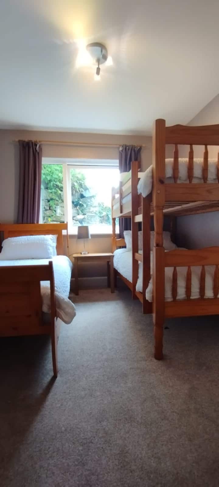 B6: Neat En-suite Triple Room, With Breakfast! - Kyle of Lochalsh