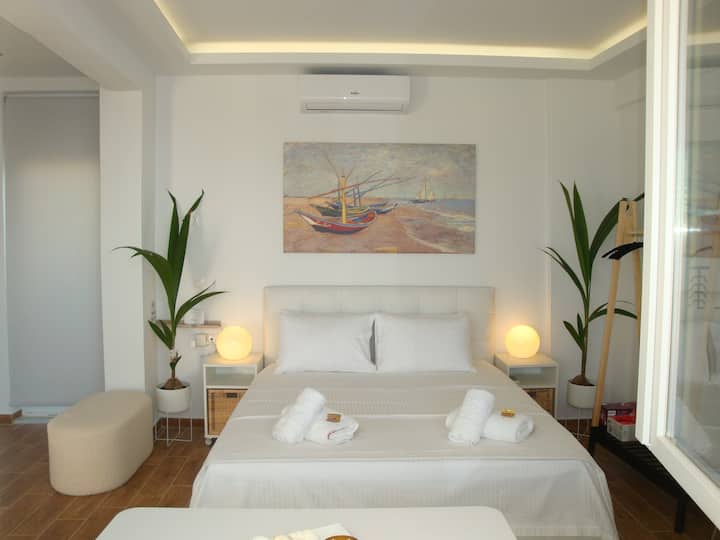 Centre Penthouse With Seaview - Ираклион