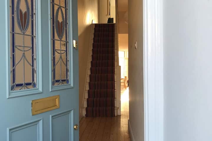 Fab Family Home Close To City - 런던