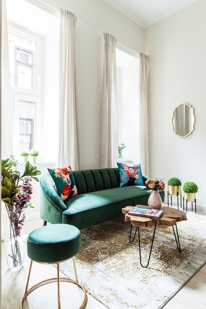 Greta's Rose (Min 3 Months, Bi-weekly Cleaning) - Budapest