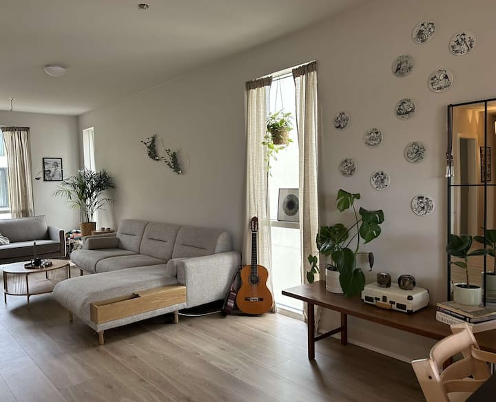 Big Condo With Three Bedrooms - Reikiavik