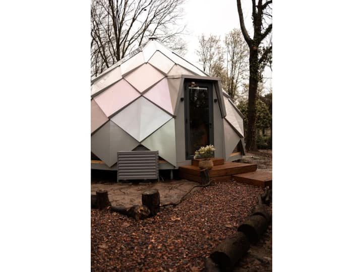 Armadillo Met Privé Hottub - Kranenburg