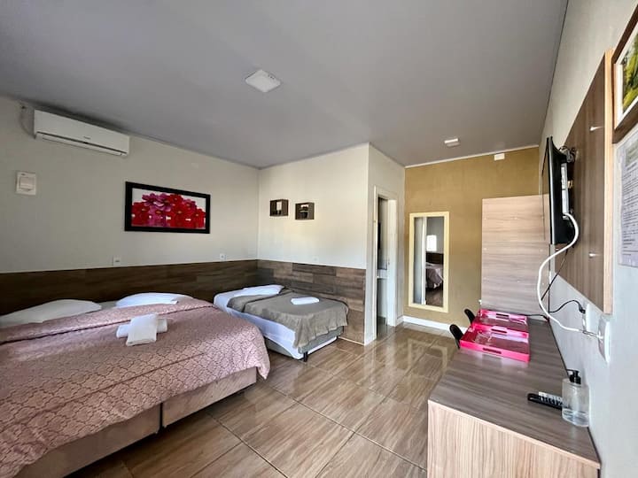 Pousada Queiroz / Beto Carrero \ - Navegantes