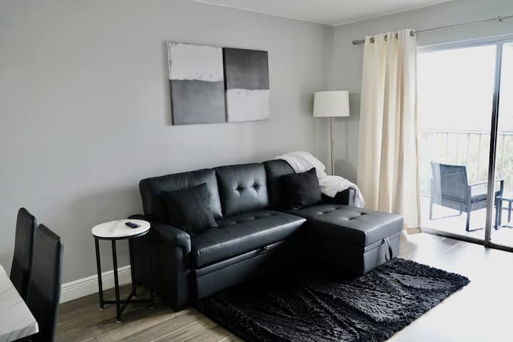 *Casa Luna- 2 Miles To Beach* - Naples, FL