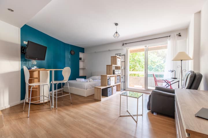 *Astridôme* Parking, Thermes & Balcon - Riom