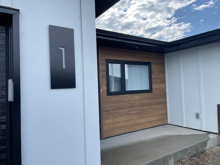 1 Dietrich Bay - 2 Bed 2 Bath - Brandon