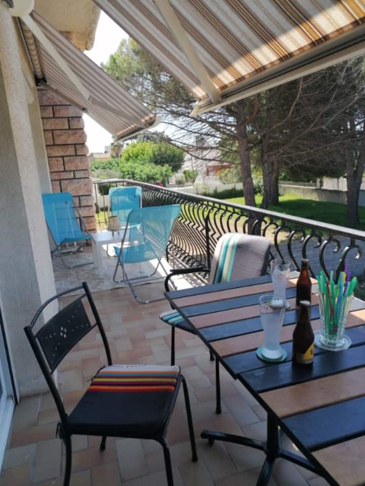 Villa Familiale, Proche Mer, Parking, Wifi, Etage - Agde