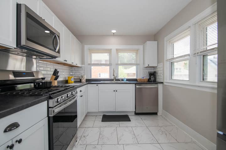 Historic 4br Home In Noblesville - Noblesville, IN