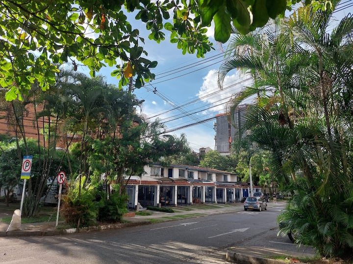 Apto Sosiego Con Parqueadero (No Fiestas) - Medellín
