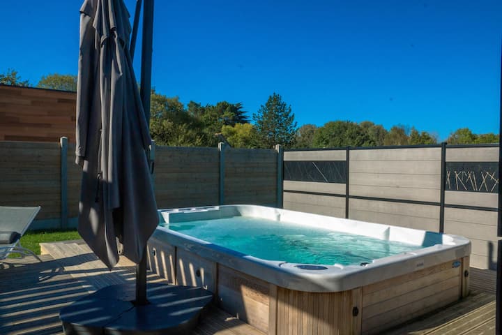 Belles Prestations Grand Jacuzzi - Crozon