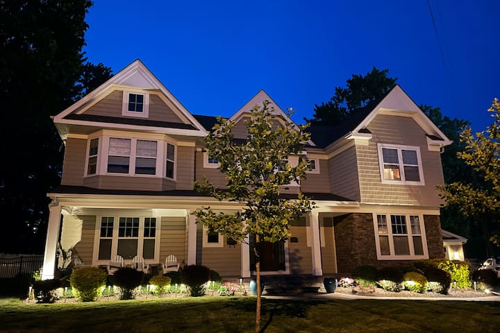 Coastal Home In Monmouth Beach - Red Bank, NJ