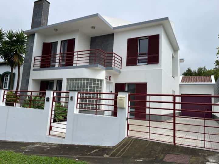 Populo Beach Villa, Walk To Beach, Air Condition - Açores