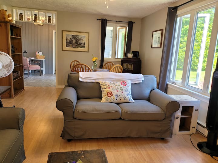 Charming Little Blue House In The Valley - Kentville