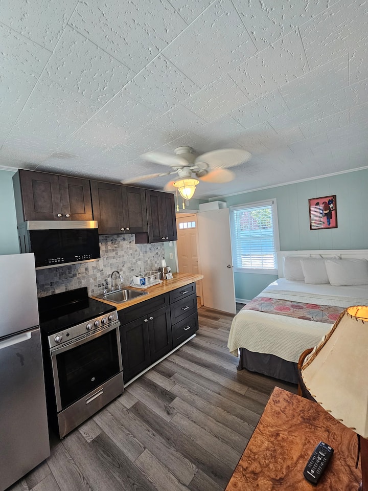 Igh #8-doubles(3): Kitchenette & Dog Friendly - Manteo, NC