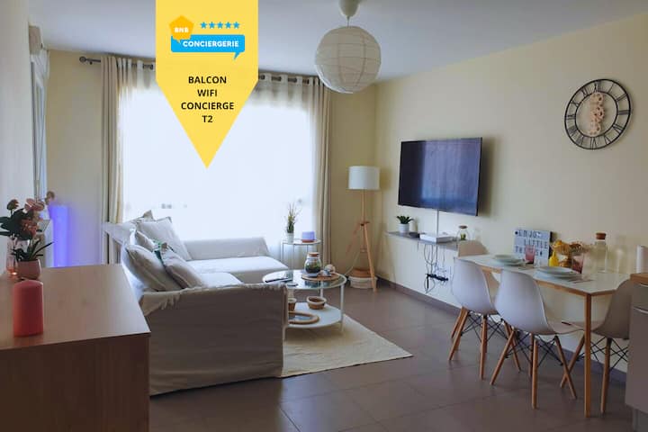 Le Carmagnole - 5 Min Métro A
Parking Balcon - Vaulx-en-Velin