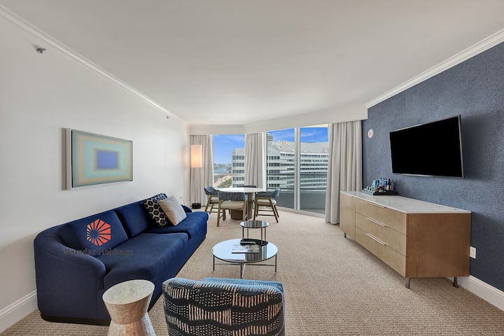 Fontainebleau Middle Ocean View Tresor 2b/3bath - Miami Beach, FL