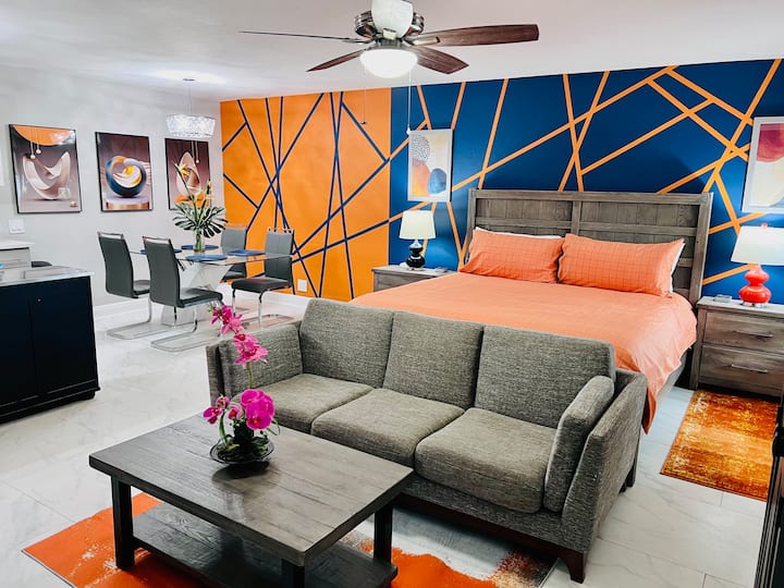 True King Bed, Open Space - Florida