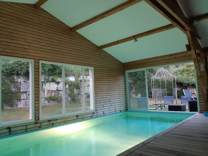 Chambre Avec Piscine Intérieure - Saint-Chamond