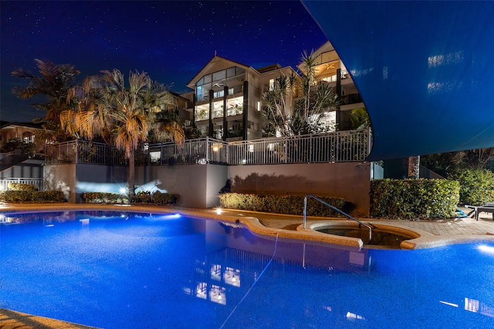 Cairns Esplanade 2br Waterfront Apartment Sleeps 6 - Cairns