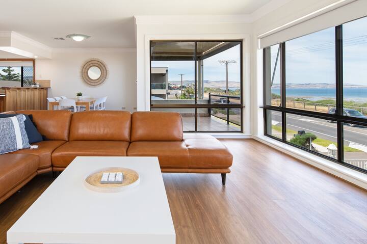 Beachfront Bliss- Aldinga Beach House - 5 Br - Adelaide