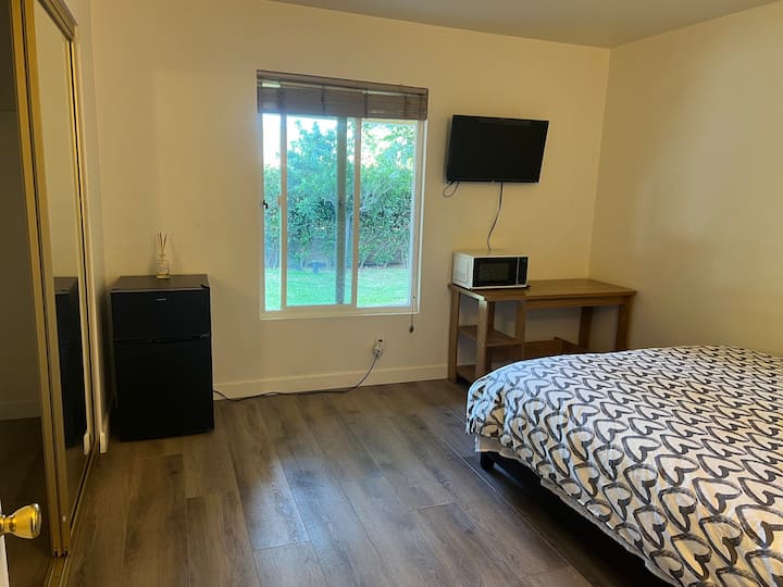 Room 2 - Whittier, CA