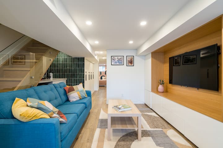 Private Lowerlevel Suite With Kitchenette & Patio! - Mississauga