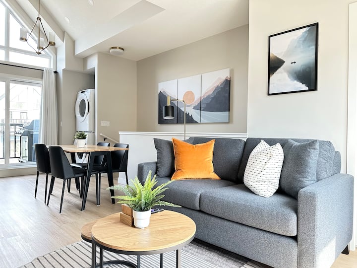 Modern 2 Bdrm/pool/hot Tub/ac/parking/wi-fi - Canmore