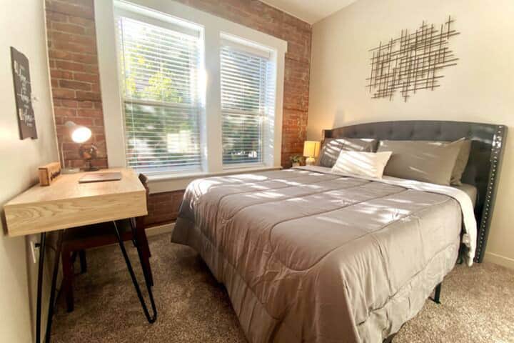Stylish & Quiet 1br W/free Wi-fi - Detroit, MI
