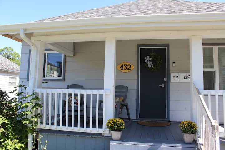 Charming Downtown Cottage - Bozeman, MT