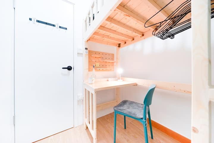 Cozy Dormitory Single Bunk @Cwb, Lockhart Road 388 - Hong Kong
