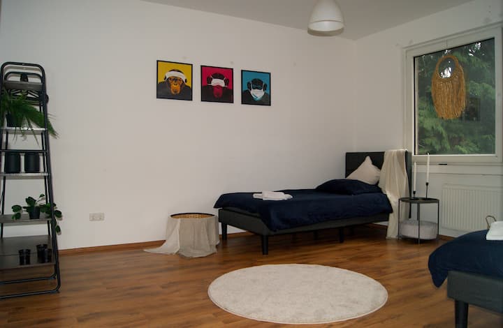 Duisburg | 4 Personen, Monteure - Duisbourg