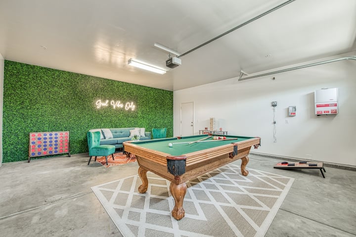 Serene Home With Game Room And Workspace - Clovis, CA