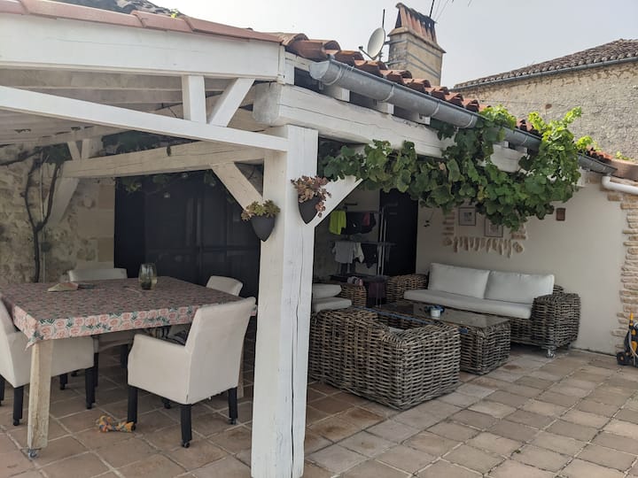 Jolie Maison En Pierre. - Monpazier