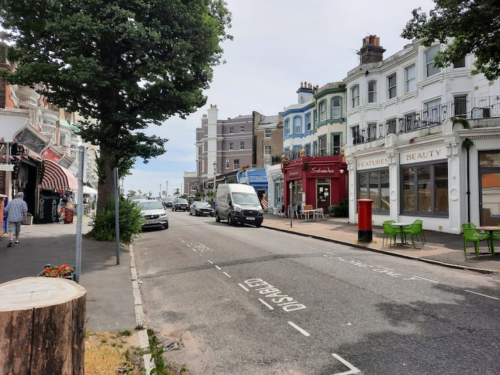 King Room With En Suite! - Eastbourne