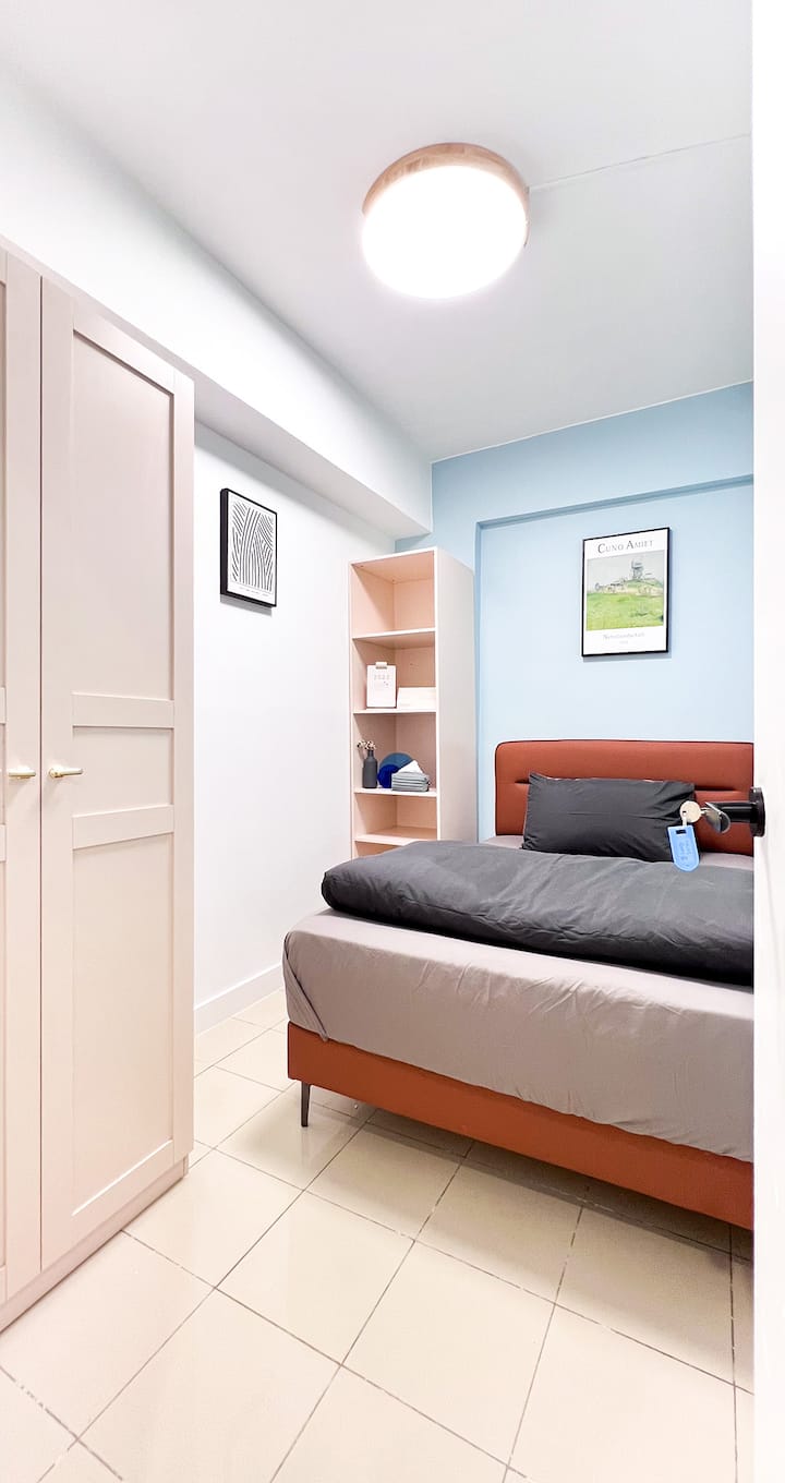 Shared A/c Comfort Double Bed @ Lockhart Road 137 - Wan Chai