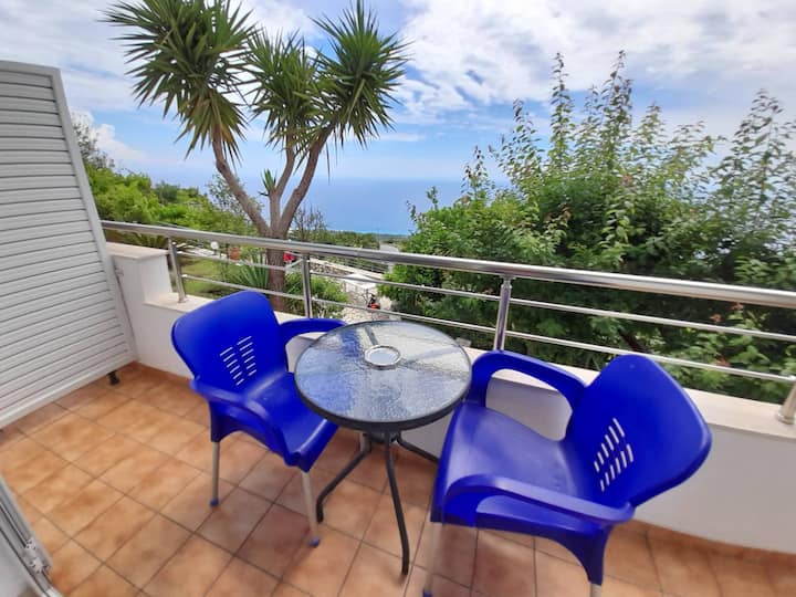 Sea View Family Apartment - Dhërmi