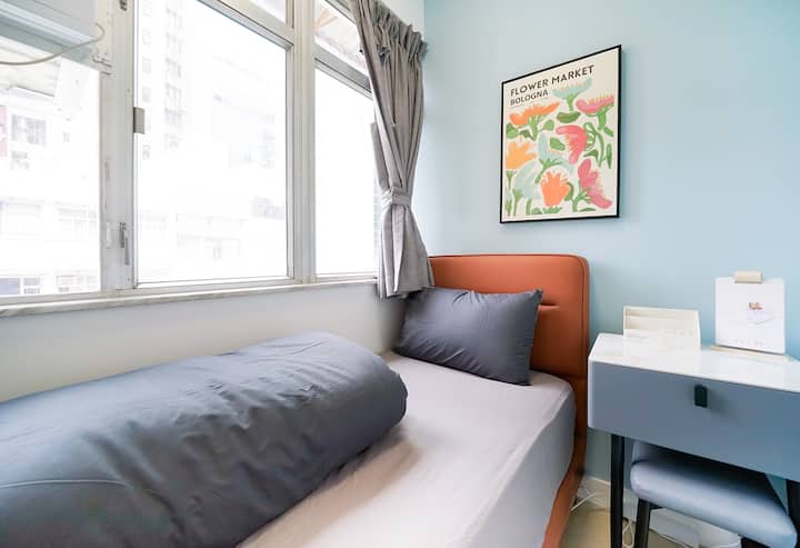 Mtr Bright Large Double Room @ Lockhart Road 137 - Wan Chai